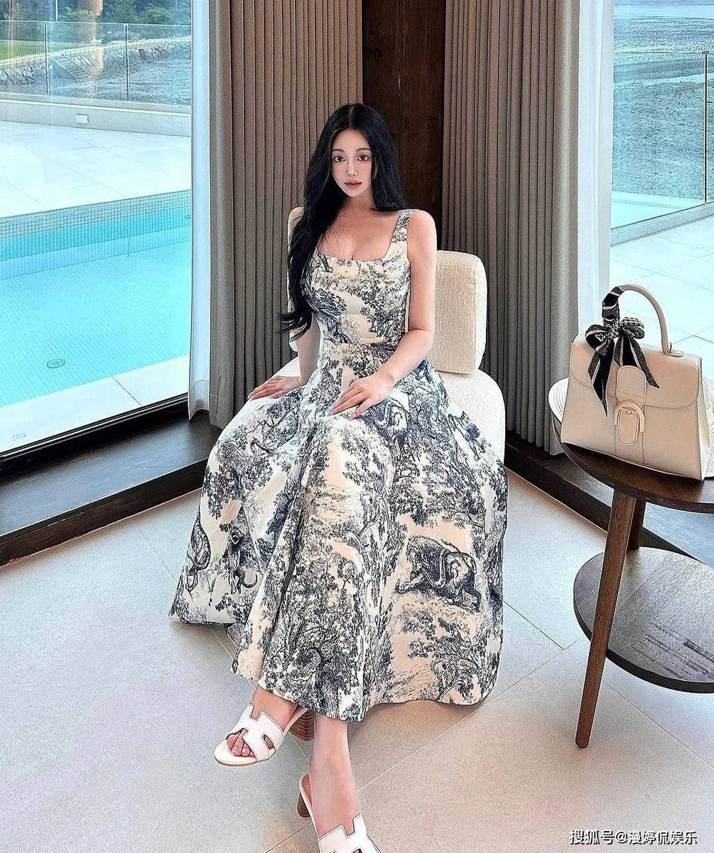 韩国模特有多美？镜头放大后，好身材尽显无遗！