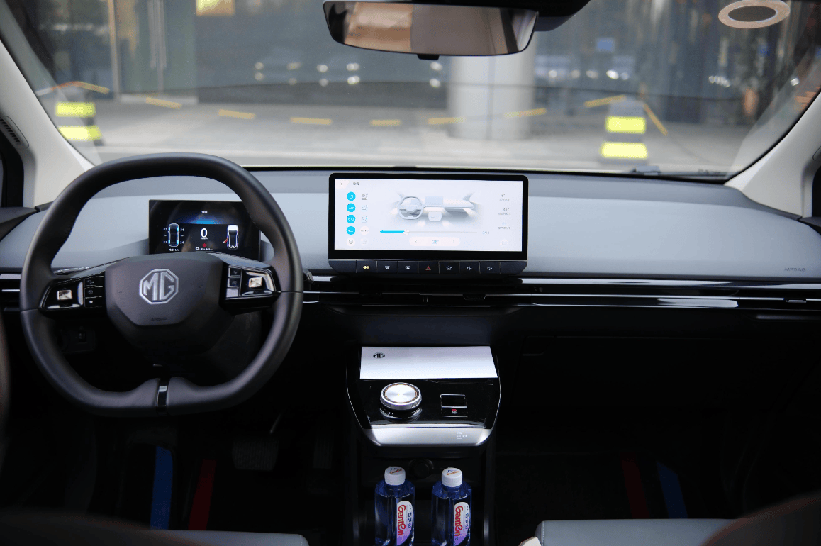 名爵MG4 EV 10.98万元起售！配备五连杆独立后悬架，驾控体验小钢炮？_搜狐汽车_搜狐网