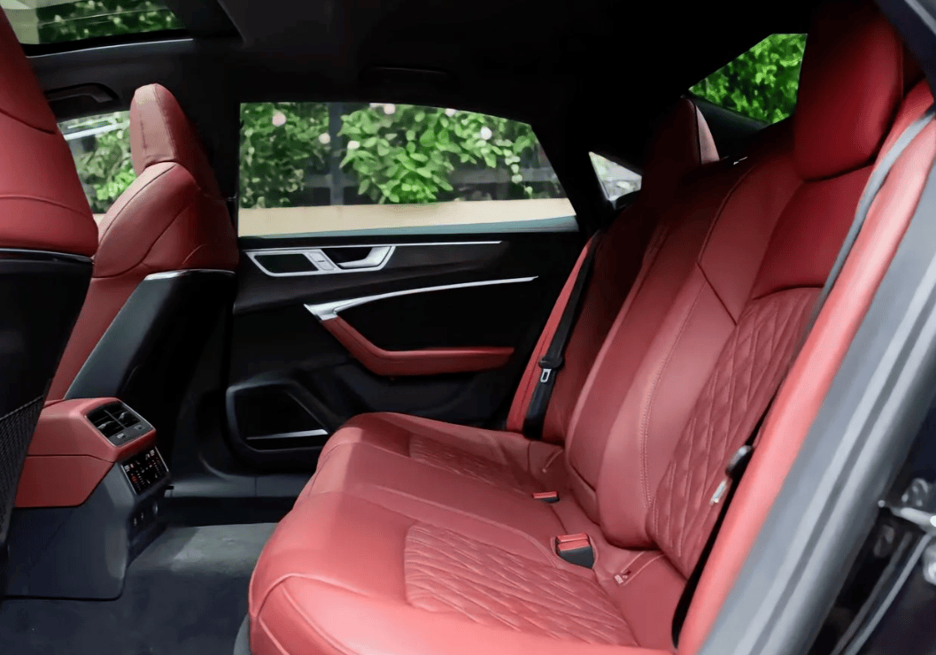 奥迪“顶不住了”，60万品质如今仅30万起，3.0T+340马力+四驱，档次高气场强_搜狐汽车_搜狐网