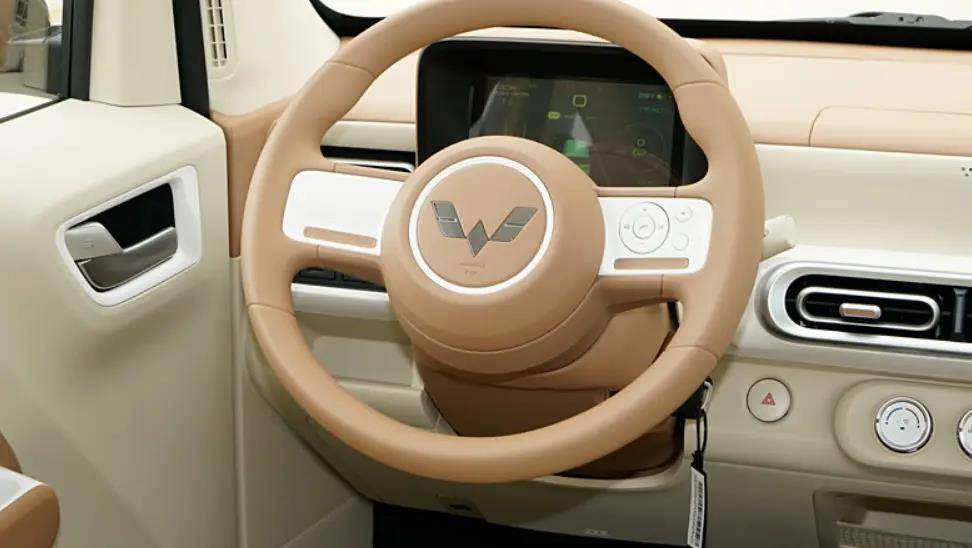 五菱宏光MINIEV新车型，215km续航+快充，4万出头你买不买？_搜狐汽车_搜狐网