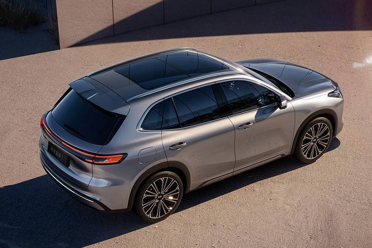 吉利银河星舰7 EMi上市，国民精品SUV新选择，满电满油续航超1400km_搜狐汽车_搜狐网