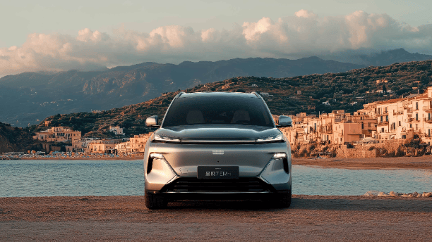 吉利银河星舰7 EMi全国12城交付，高性能电混SUV性价比引热议！_搜狐汽车_搜狐网