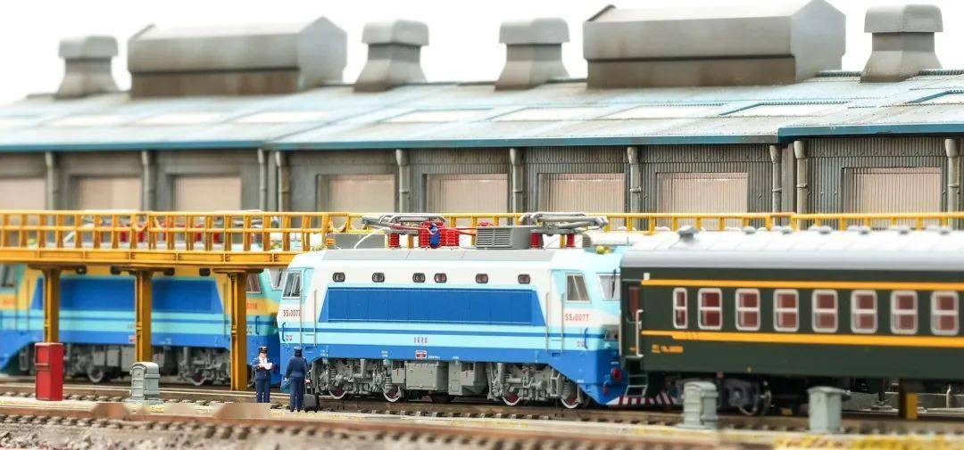 中车文创与长鸣联合开发的首款火车模型SS8上线，被抢购一空_搜狐汽车_搜狐网