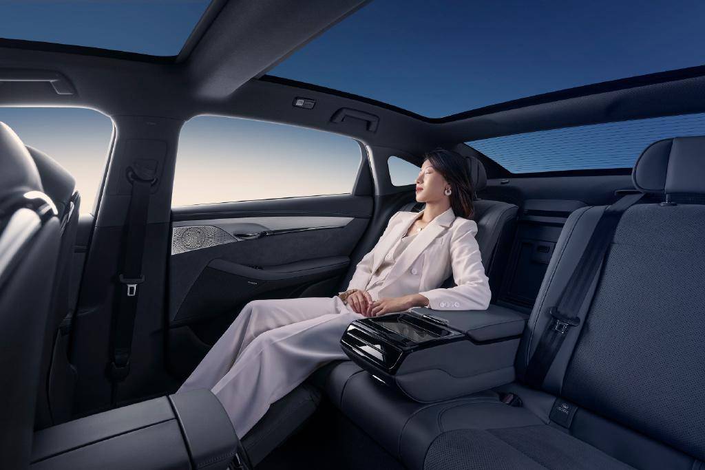 比56E更懂豪华！追光PHEV“混动之王”之称是否实至名归？_搜狐汽车_搜狐网