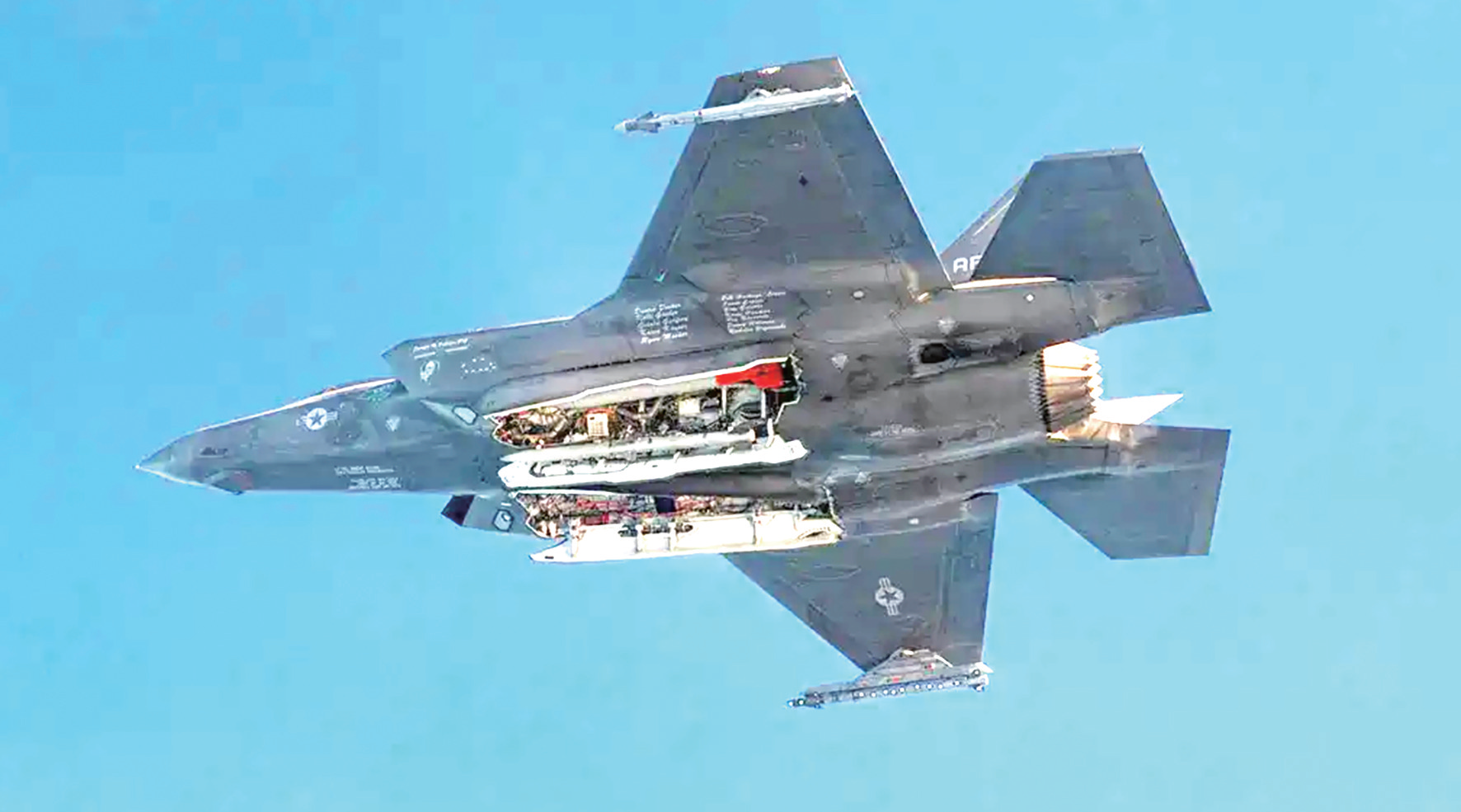 美空军 F-35A 战斗机获携带新型B61-12核炸弹资格认证，优先瞄准俄罗斯？_美国_核武器_战术