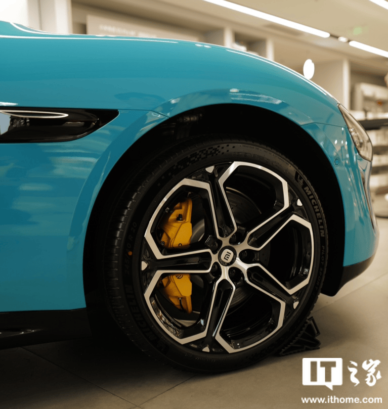 IT之家实拍：小米汽车全国首批门店正式开业，开启 SU7 静态品鉴_搜狐汽车_搜狐网