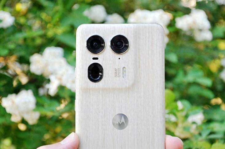 moto X50 Ultra全面评测：十年前的实木壳 十年后的AI心_手机_影像_自然