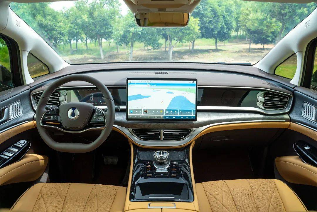 插混MPV两强PK 岚图梦想家与腾势D9谁更适合你？_搜狐汽车_搜狐网