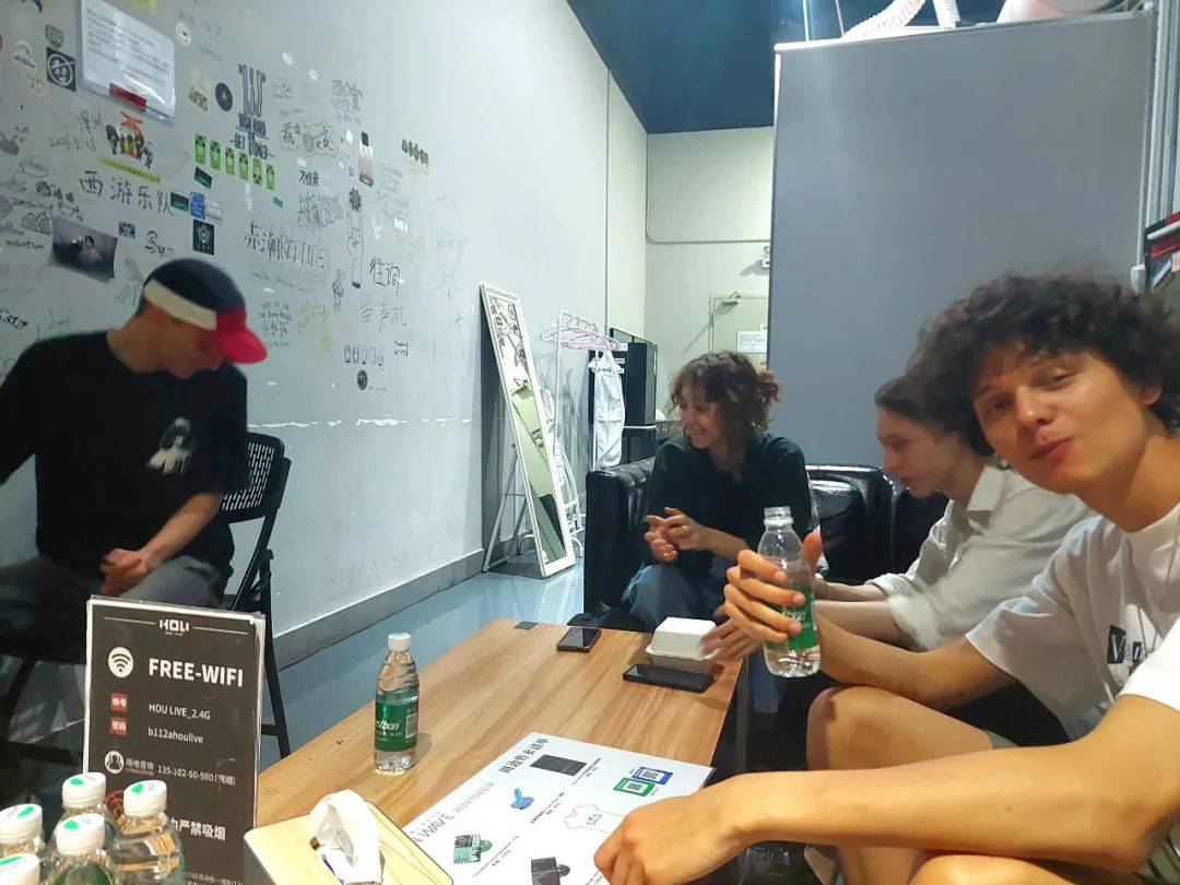 访问Corn Wave：乌克兰新生代音乐之声_演出_进行_Vlad