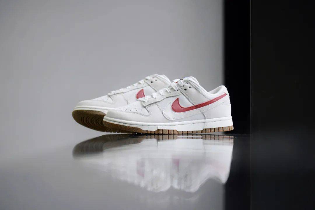 SOAR 限量发售｜WMNS Nike Dunk Low SE “85”_材质_顾客_微信