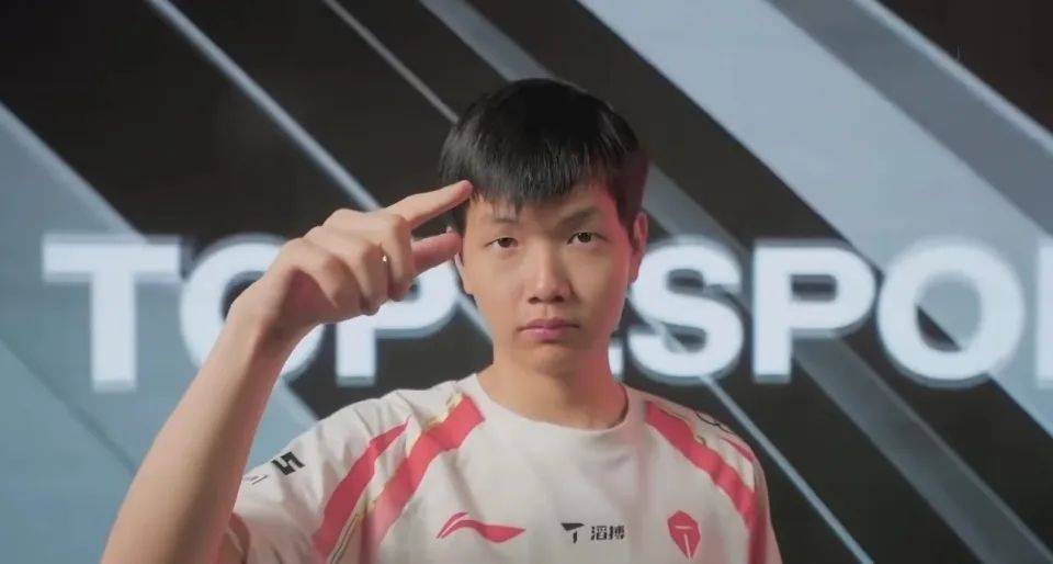 LPL第一重炮回归，小奶油砍下17连胜！WBG教练遭质疑，直接开摆了_比赛_战队_me