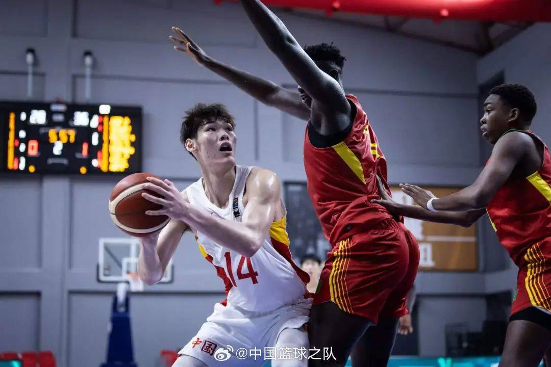 浔兴小将刘李出战U18男篮亚洲杯_中国_卡塔尔队_比赛