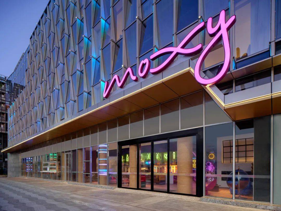 宿在江北｜为“Z时代”而生的潮流乌托邦，就在老外滩！_Moxy_宁波_空间