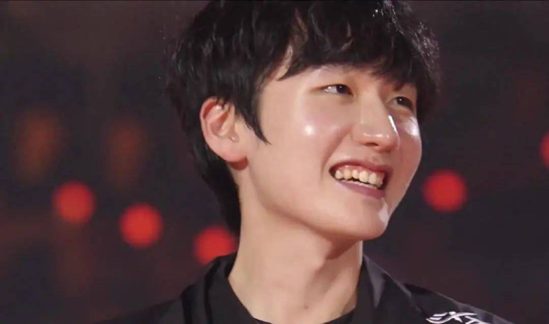 LPL三大韩援夺冠，Faker终结者觉醒，成功复仇GEN，揭秘联盟真相_花生_选手_关键局