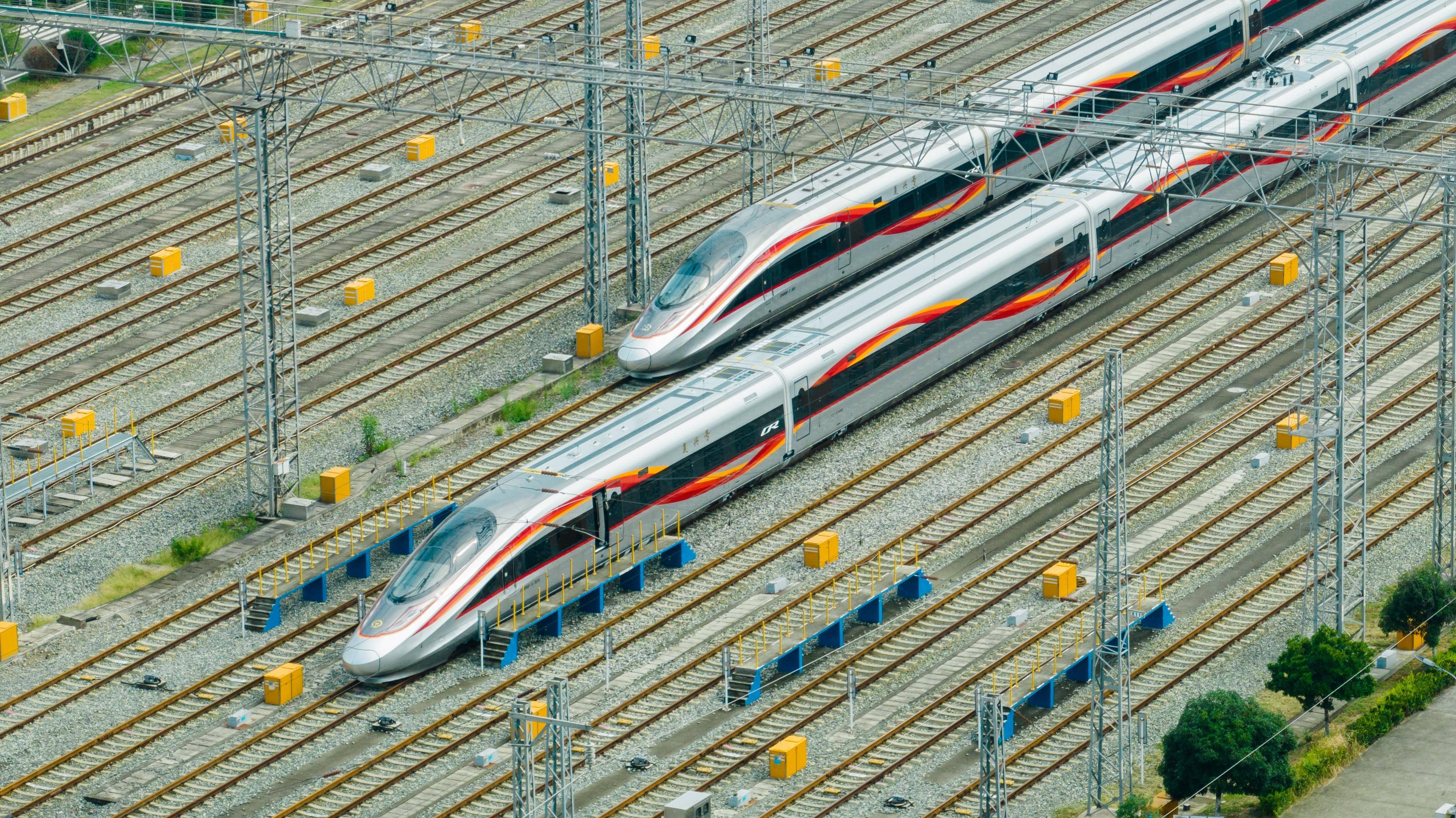 CR400AF-S复兴号智能技术提升动车组落地成都_搜狐汽车_搜狐网