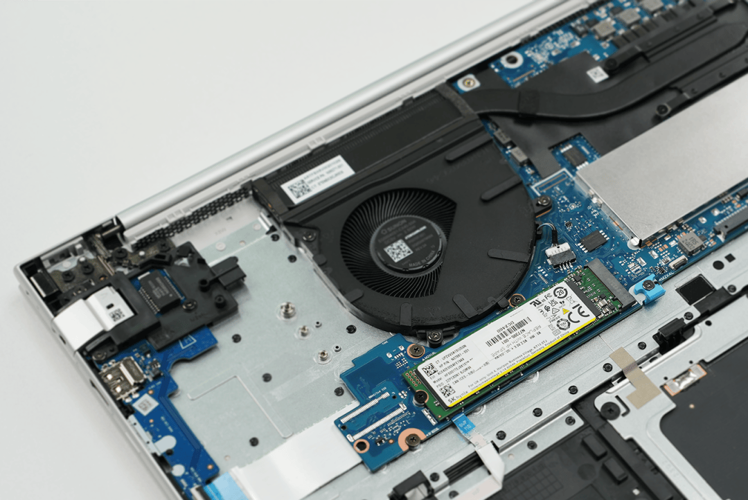 HP EliteBook 665 G11拆机，可靠设计再升级，内部维护扩展更方便_接口_方面_支持