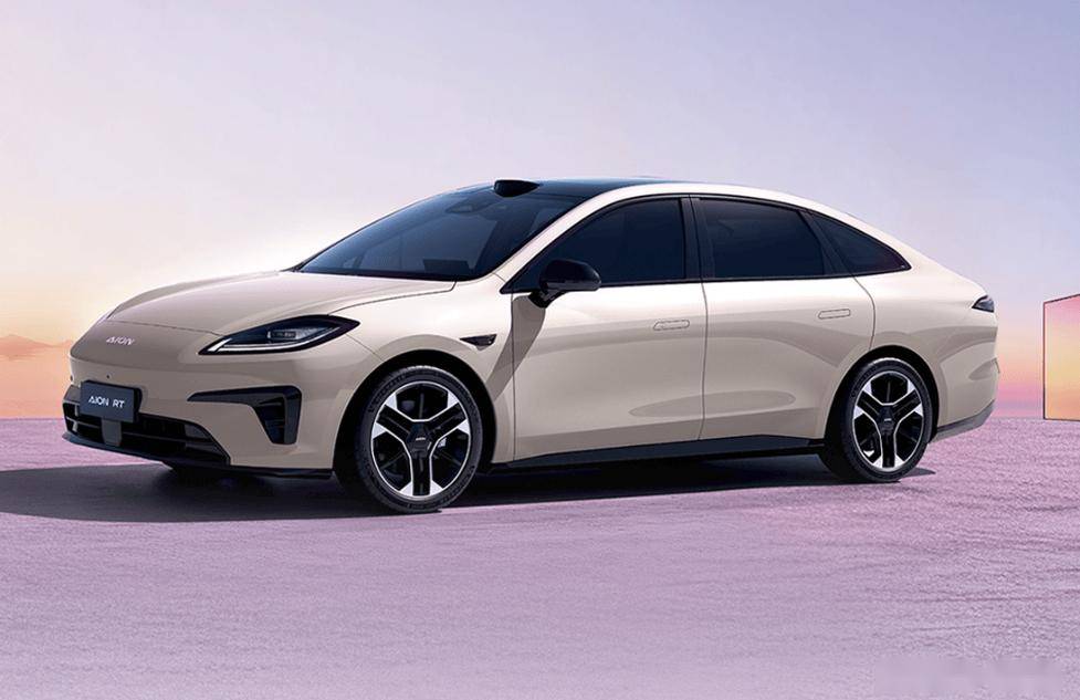 AION RT预售开启，11.98万元起！智能纯电轿车新选择，你心动了吗？_搜狐汽车_搜狐网