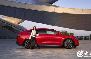 鸿蒙智行首款轿跑SUV智界R7 25.98万元起售！_智能_华为_空间