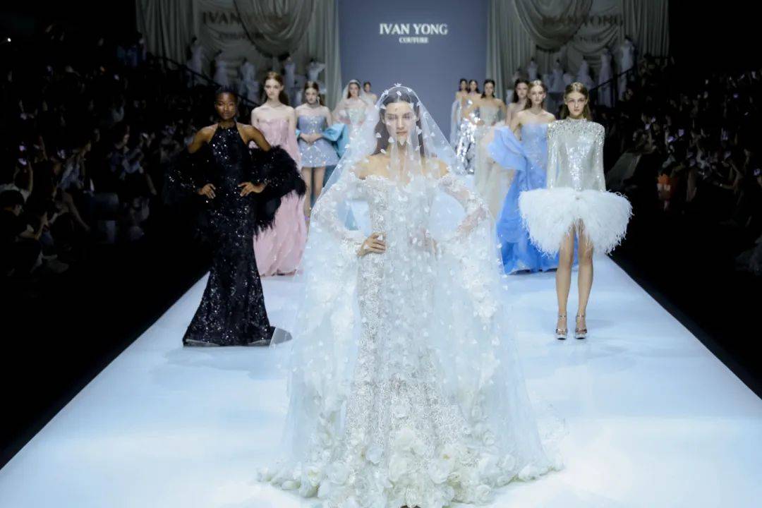 SS25 GLAM DAY 1 回顾 | IVAN YONG COUTURE：DREAM PALACE_面料_时装周_上海