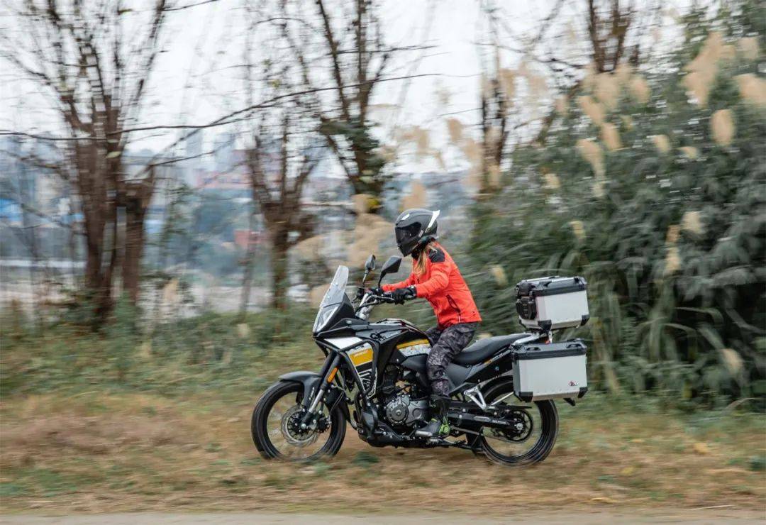 更易上手的长途摩旅小“钢炮”——赛科龙RX250动态测评_搜狐汽车_搜狐网