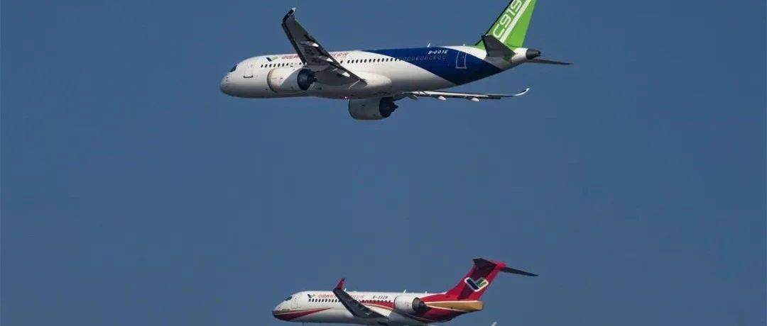首次！高燃！ARJ21和C919双机并飞！_飞机_版权_飞行