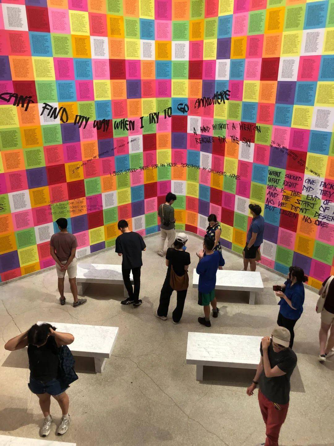 重塑语言 | 珍妮·霍尔泽（Jenny Holzer）_艺术_作品_Society