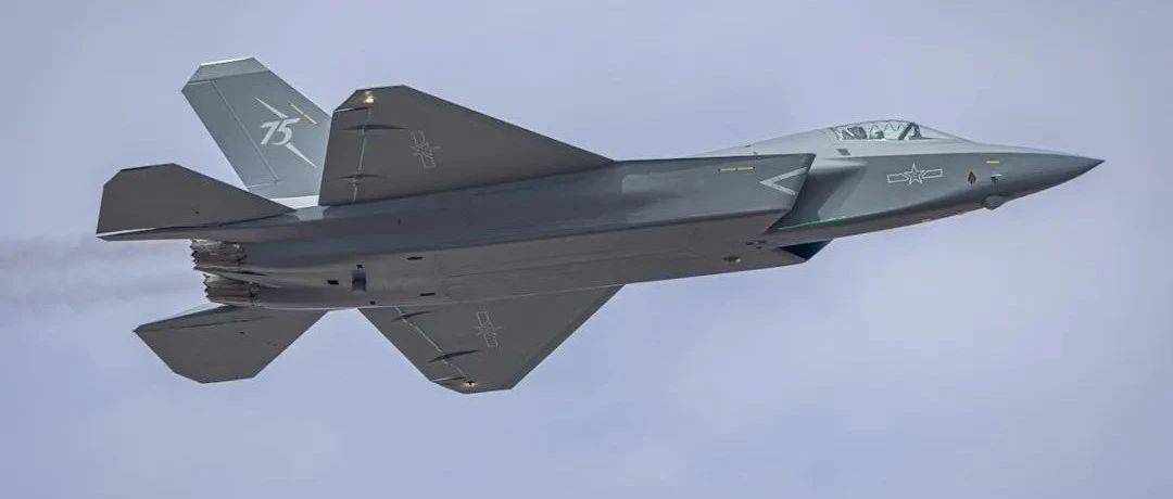 空军官宣！歼15T具备航母起降能力，歼35A装备国产发动机_试飞_武装直升机_航空武器