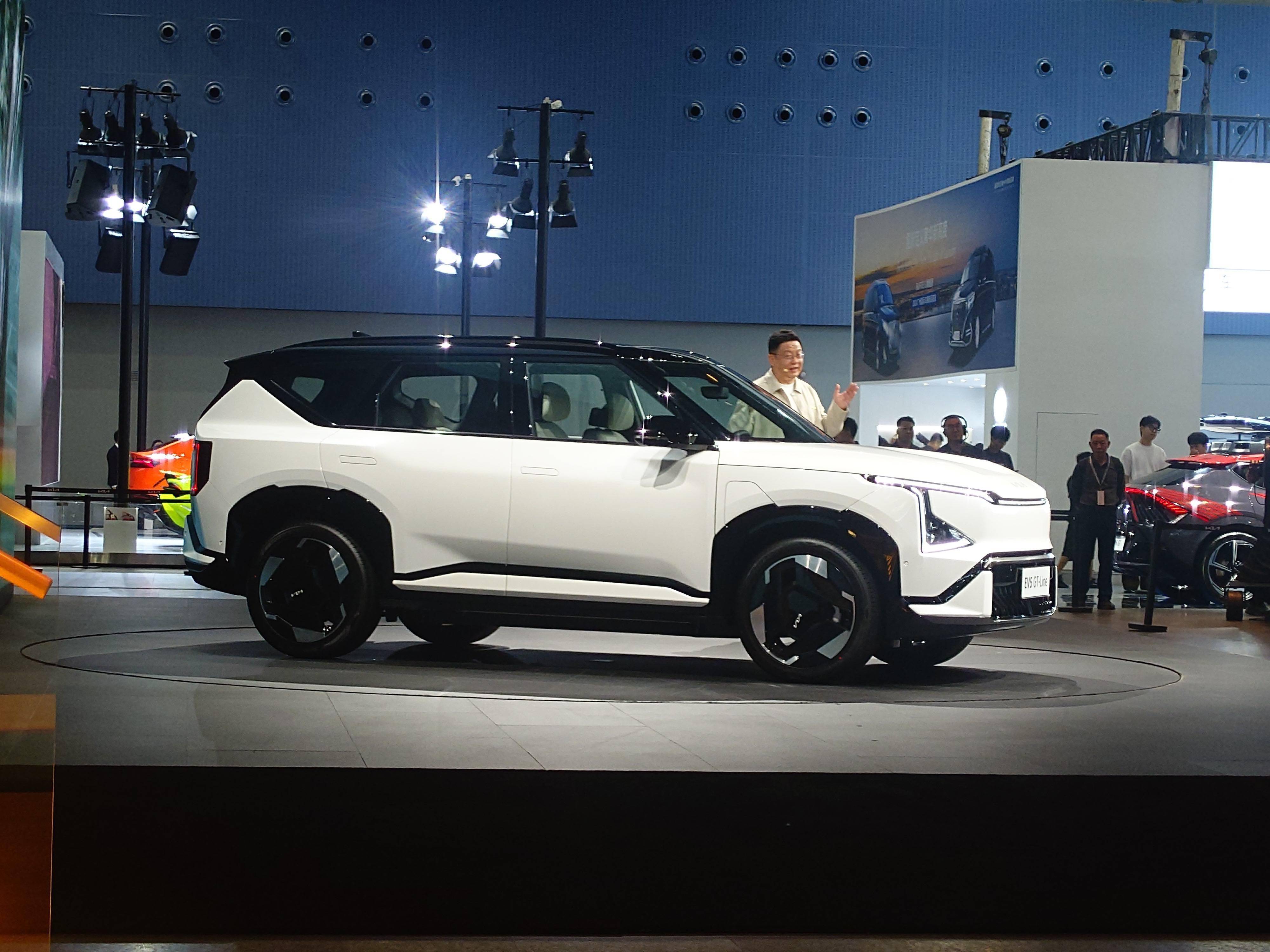 2025款起亚EV5广州车展亮相，售价14.98万元起，续航最长720km！_搜狐汽车_搜狐网