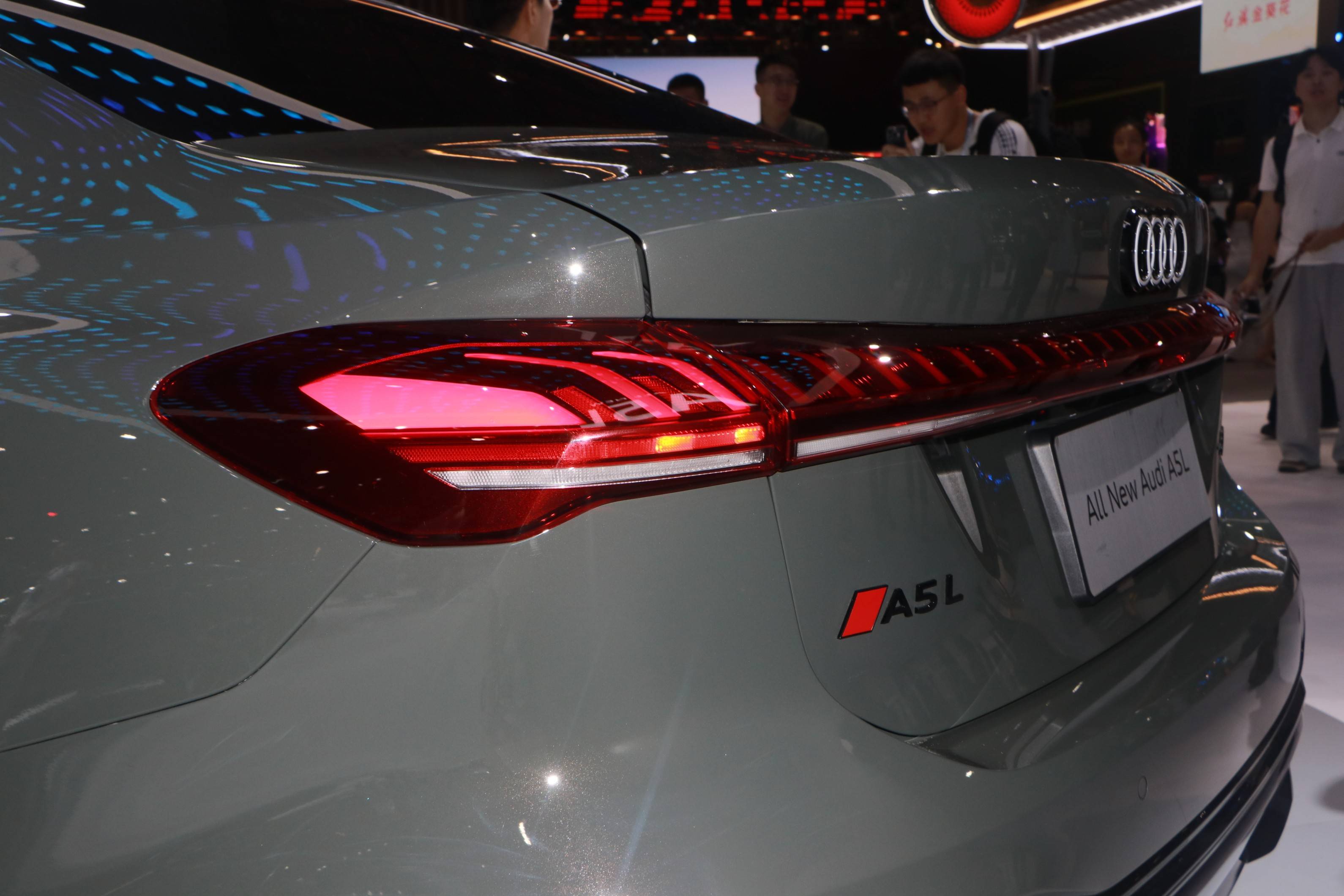 一汽奥迪全新A5L发布 颜值/智能体验大幅提升_搜狐汽车_搜狐网