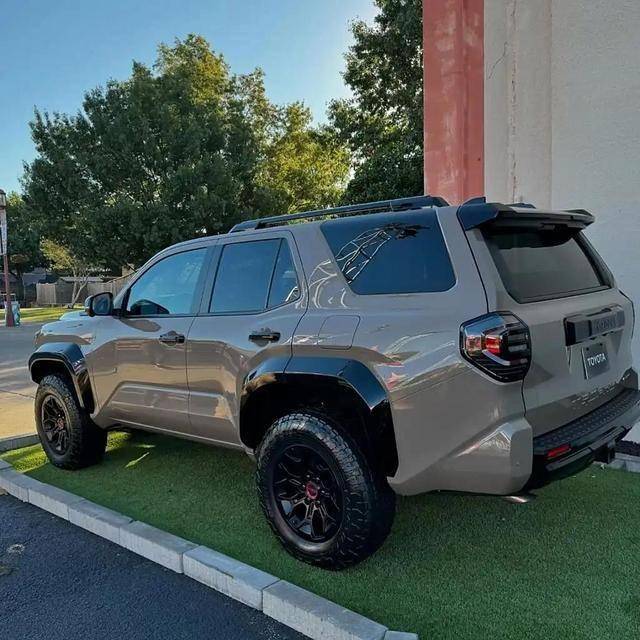 全新丰田 4Runner 登场，谱写越野传奇的崭新篇章_搜狐汽车_搜狐网