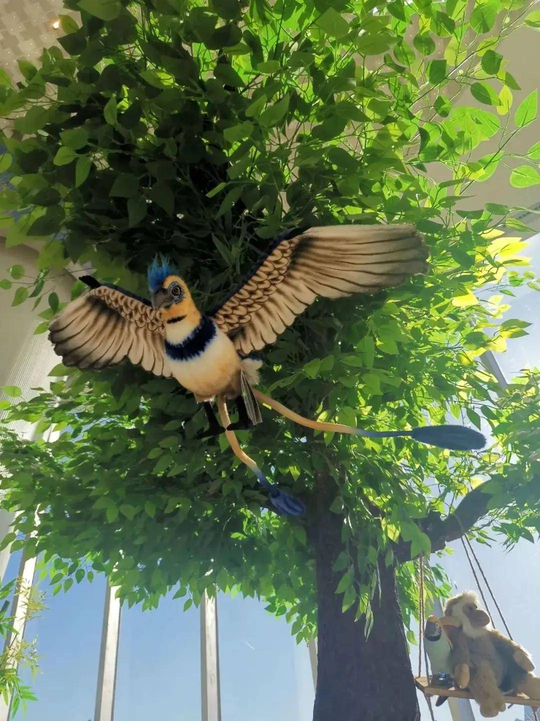 一觉醒来，为什么都在说刮起“毛绒绒”可爱风？｜TO探店_玩偶_莉娜_动物