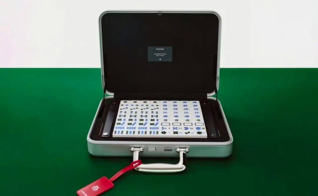 「RIMOWA 推出全新 RIMOWA Mahjong Attaché 麻将手提箱 · 闪电BOOK1 | XH55球鞋新闻」_re_des_设计
