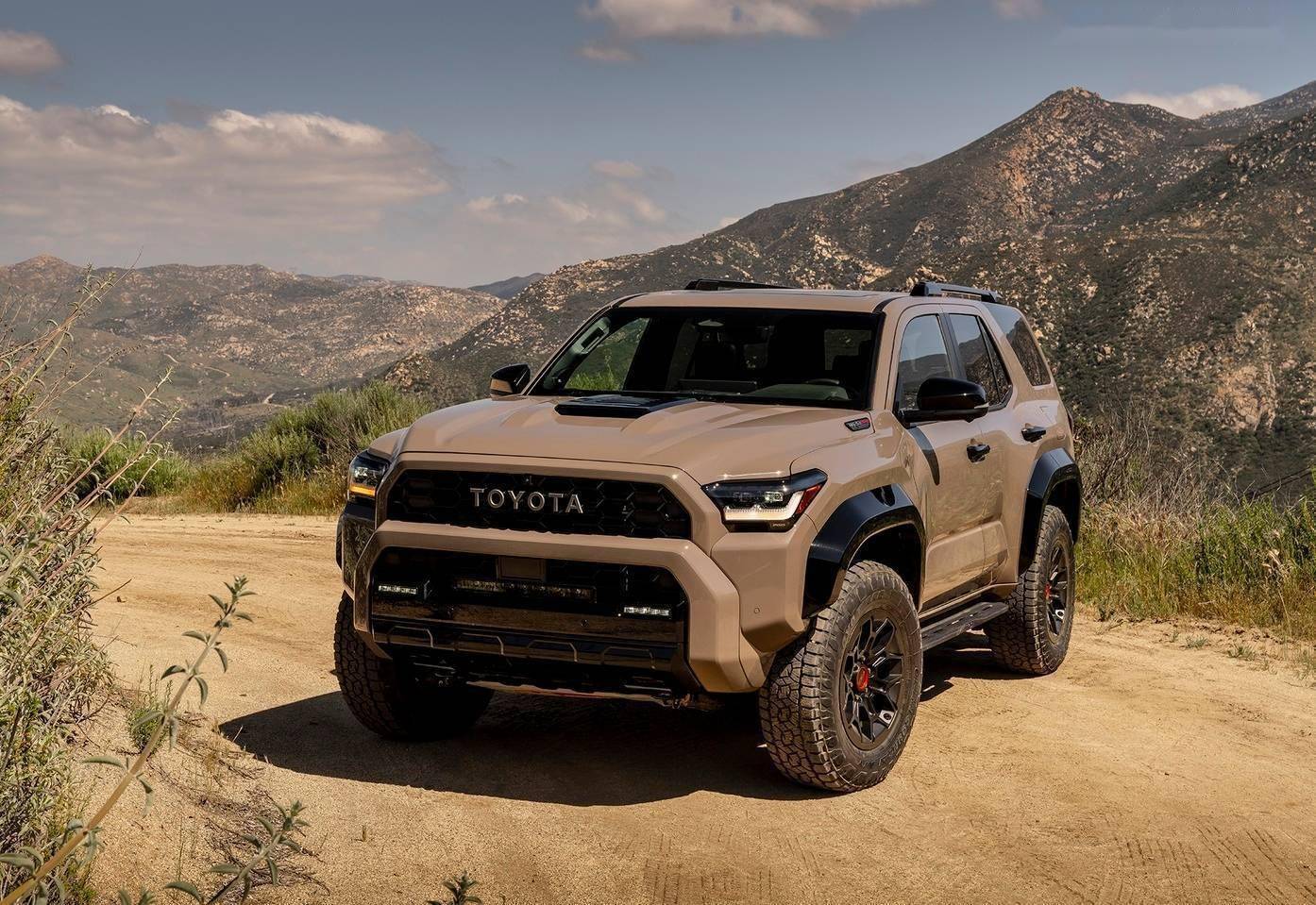 丰田全新4Runner硬派SUV来袭，2.4T混动能否挑战国产SUV市场？_搜狐汽车_搜狐网