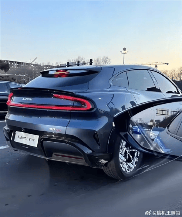 小米YU7 Max高清实车曝光，质感不输50万豪车_王腾霄_整车_照片
