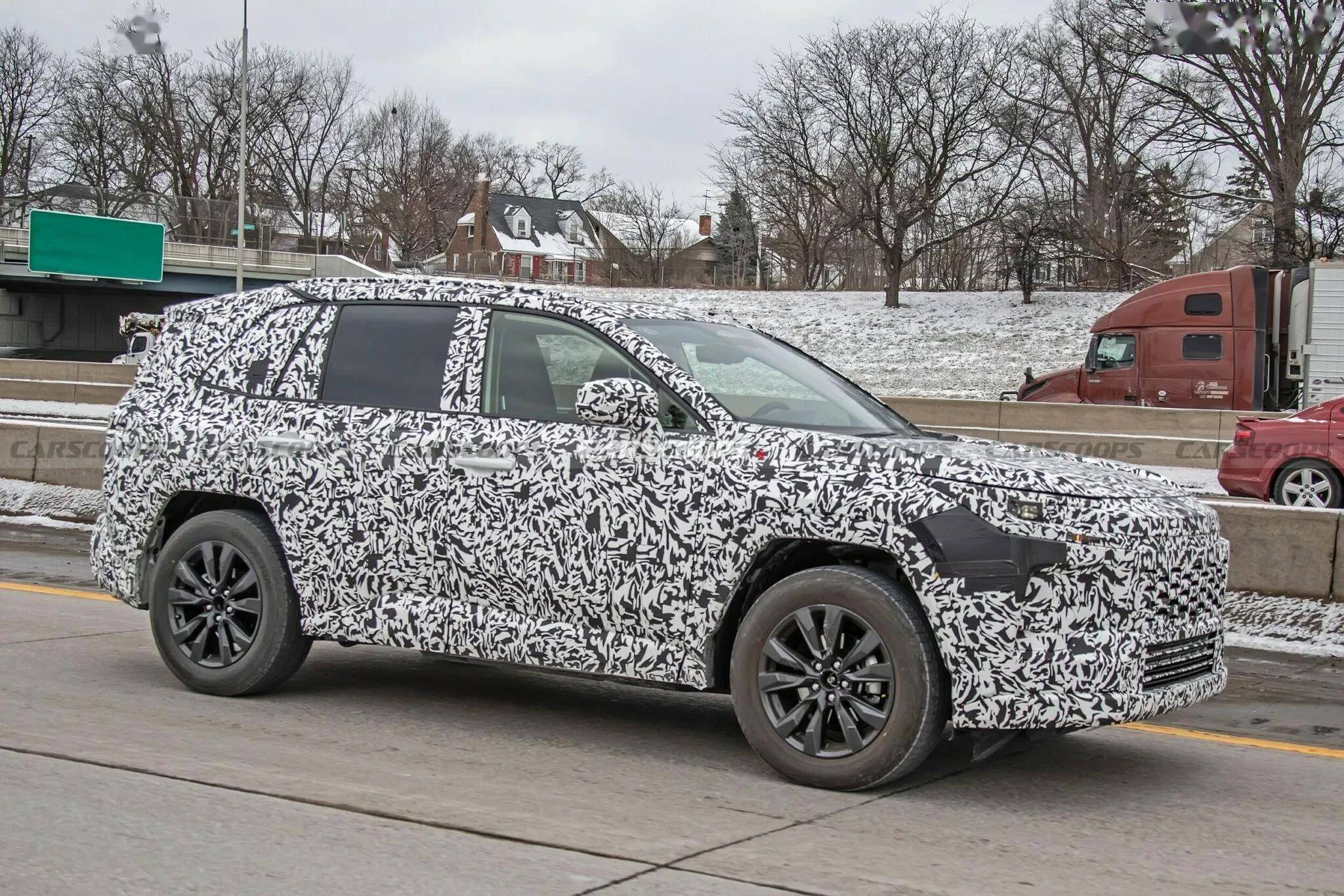 2026款丰田RAV4：基于最新谍照的精准渲染图，市场新标杆？_搜狐汽车_搜狐网