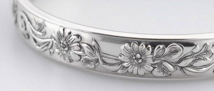 银饰上的“999”、“990”和“925”标识各自代表什么含义？_氧化_首饰_苗银和