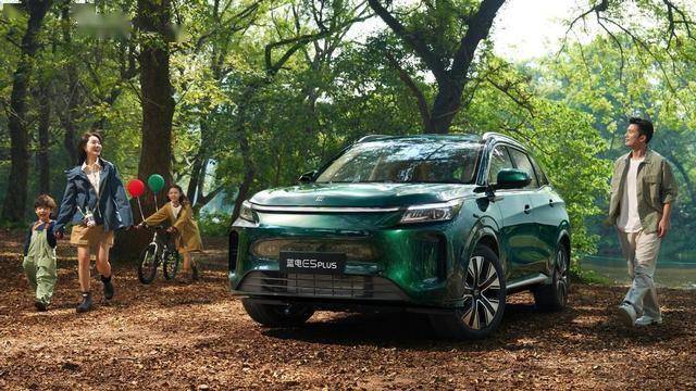 家庭出行首选TA！蓝电 E5 PLUS 165km 长续航先享版_搜狐汽车_搜狐网