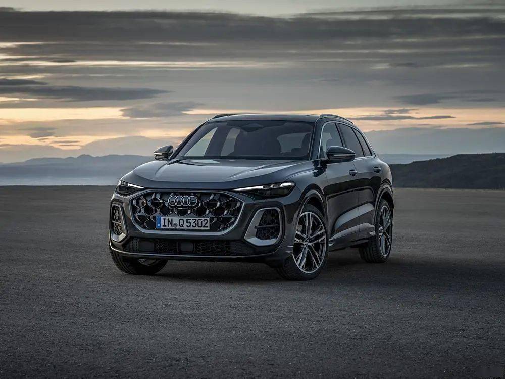 奥迪Q5L焕新归来！搭载第5代EA888，华为智驾加持，能否超越GLC、X3？_搜狐汽车_搜狐网