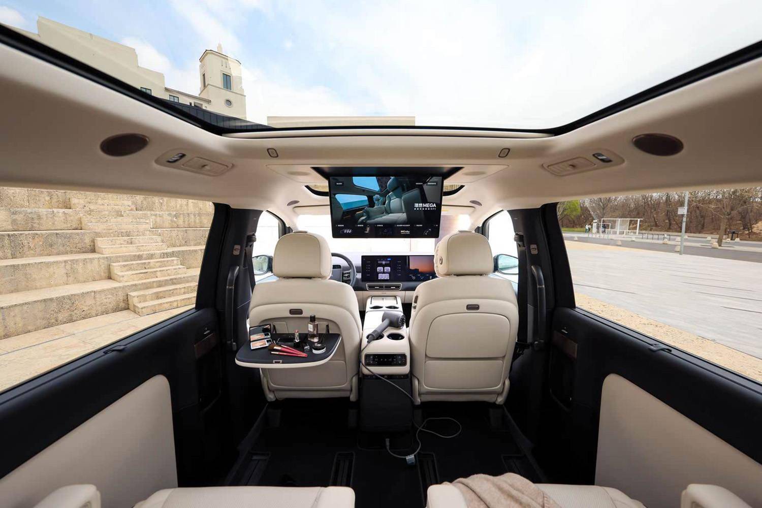 2025上海车展亮点：理想MEGA Home/Ultra及新款L6智能升级震撼登场！_搜狐汽车_搜狐网