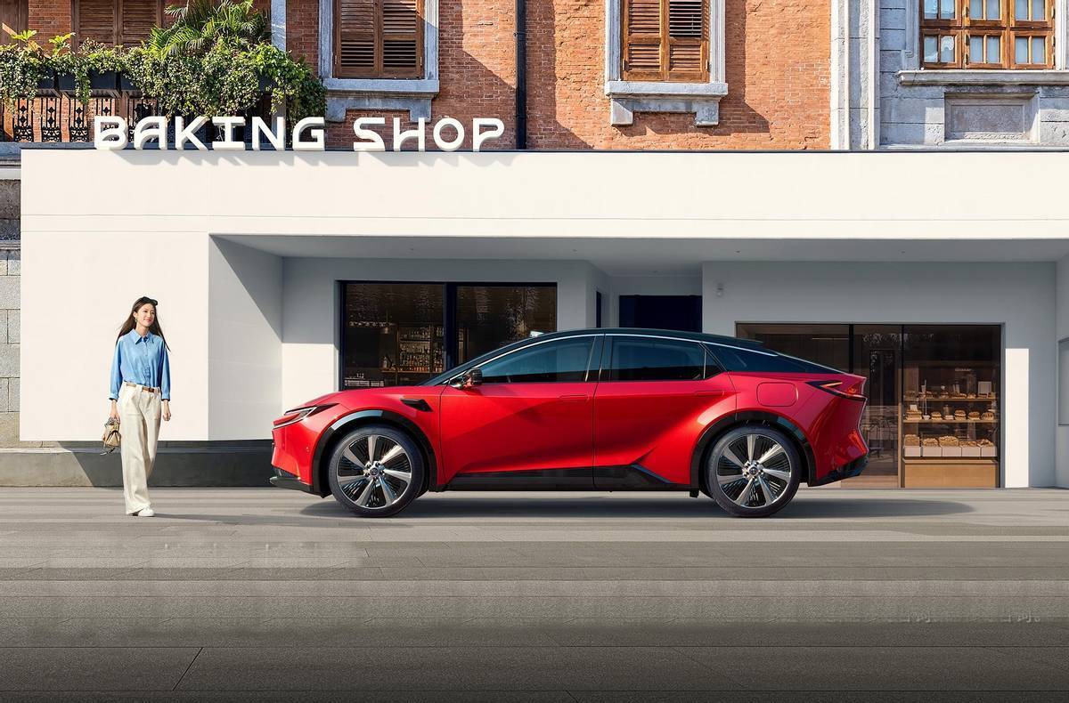 丰田纯电中型SUV bZ5上市，仅售12.98万起，性价比超比亚迪宋L EV？_搜狐汽车_搜狐网