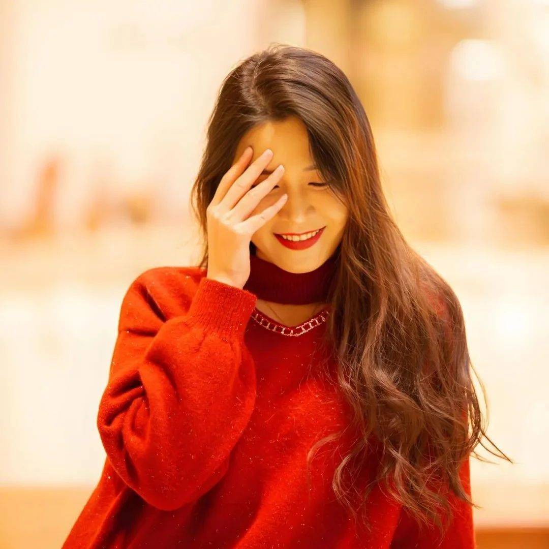 work 是 工作 ，shy 是 害羞 ， work-shy 是什么意思？_例句_含义_He's