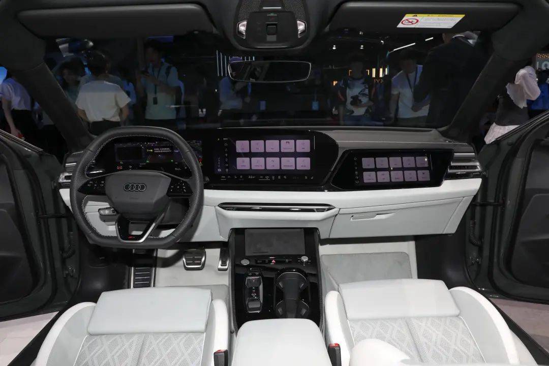 一汽奥迪A5L预售25.68万起，换代A4L首搭华为智驾_搜狐汽车_搜狐网