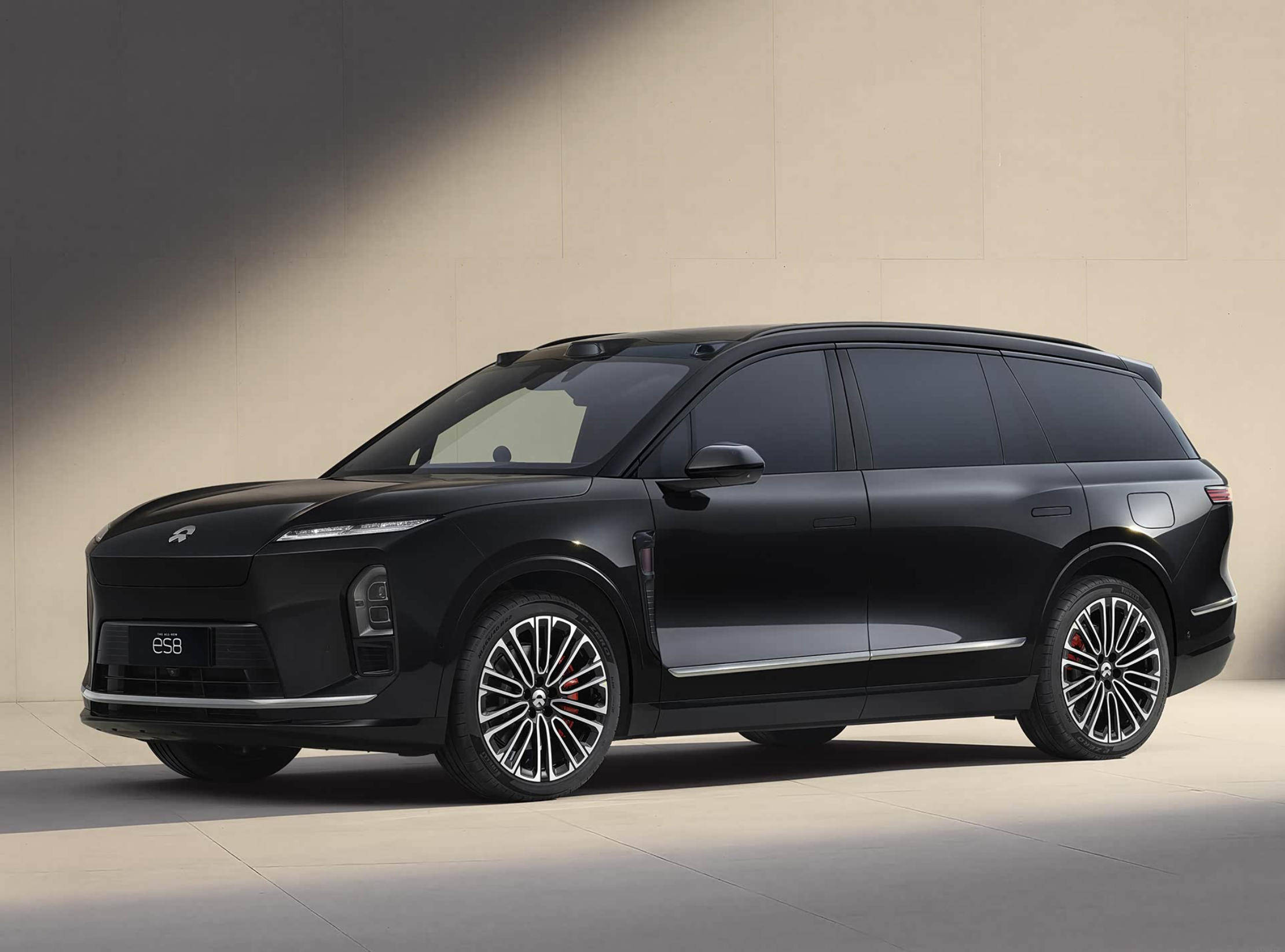 全新蔚来ES8预售杀疯了 租电最低30.88万元_搜狐汽车_搜狐网