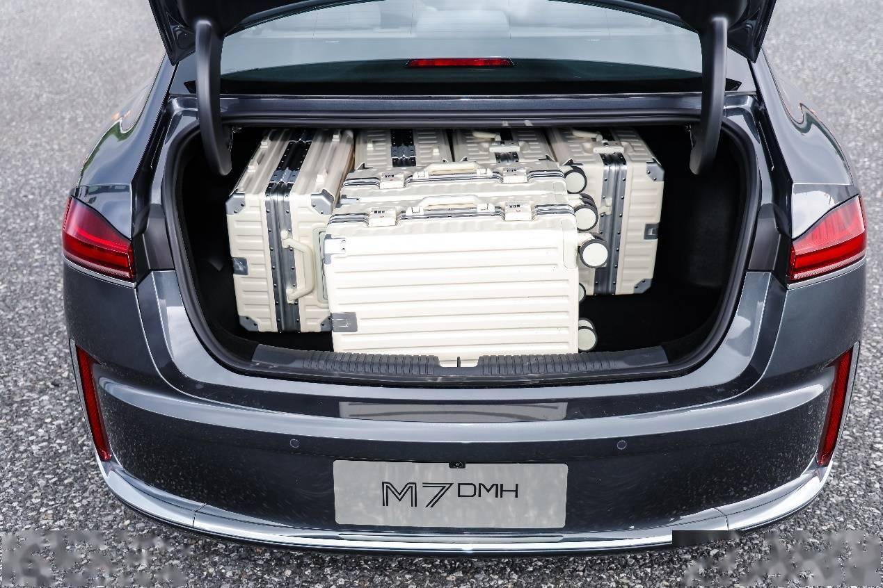 荣威M7 DMH对比吉利银河A7，谁的表现更全面？_搜狐汽车_搜狐网