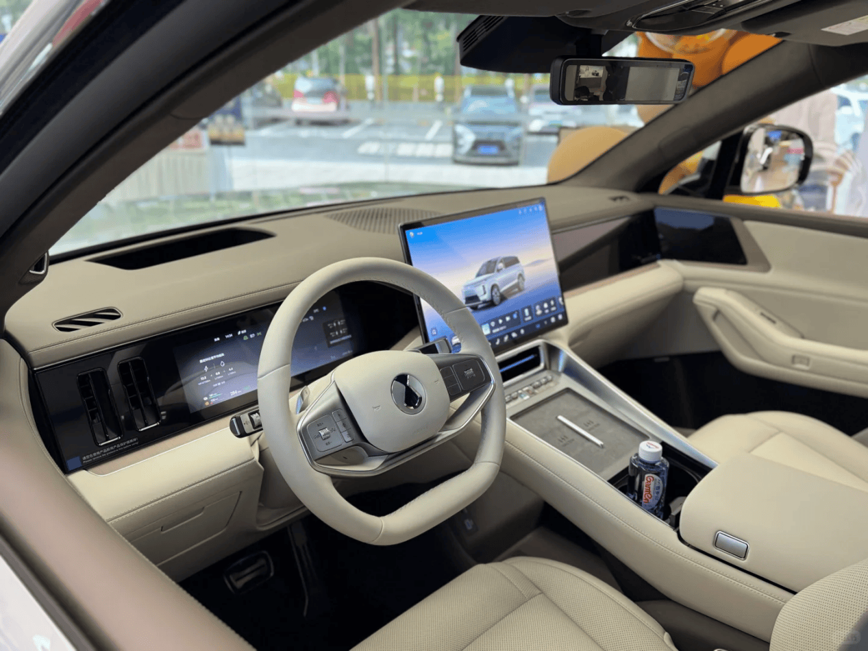 到店试驾腾势N8L：31.98万的六座SUV，能否叫板理想、问界？