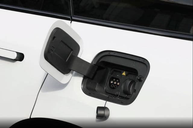 中大型SUV仅15.18万起，标配8295芯片+终身质保，试驾体验零跑C16_搜狐汽车_搜狐网