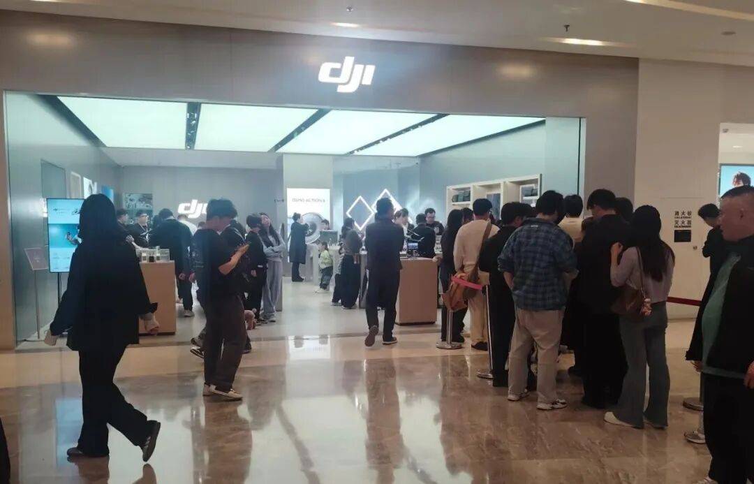 大疆VS影石双向博弈：手持相机赛道激战，手机巨头搅局_Pocket_无人机_市场